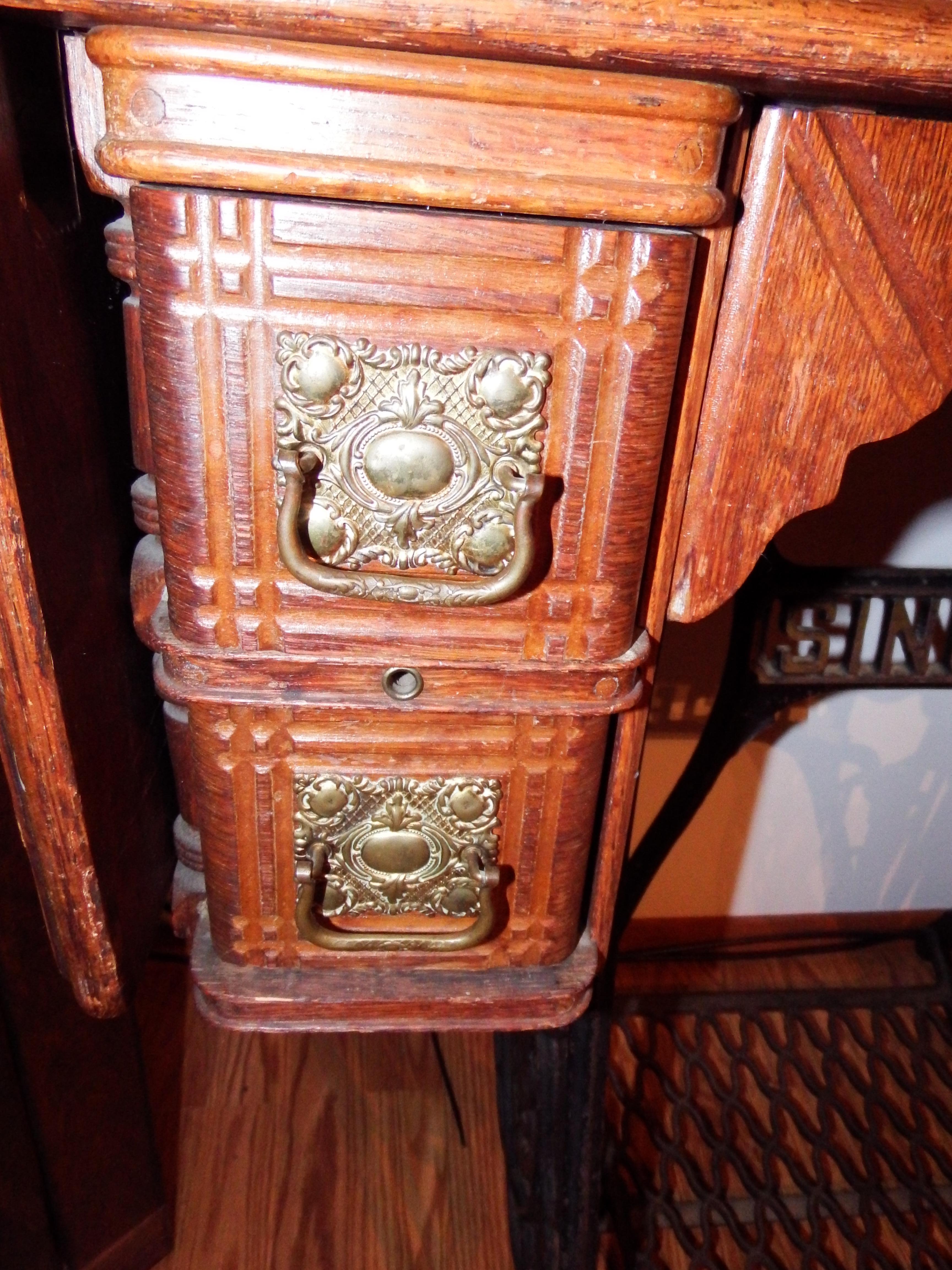1895 Singer Sewing Machine (1895) | InstAppraisal
