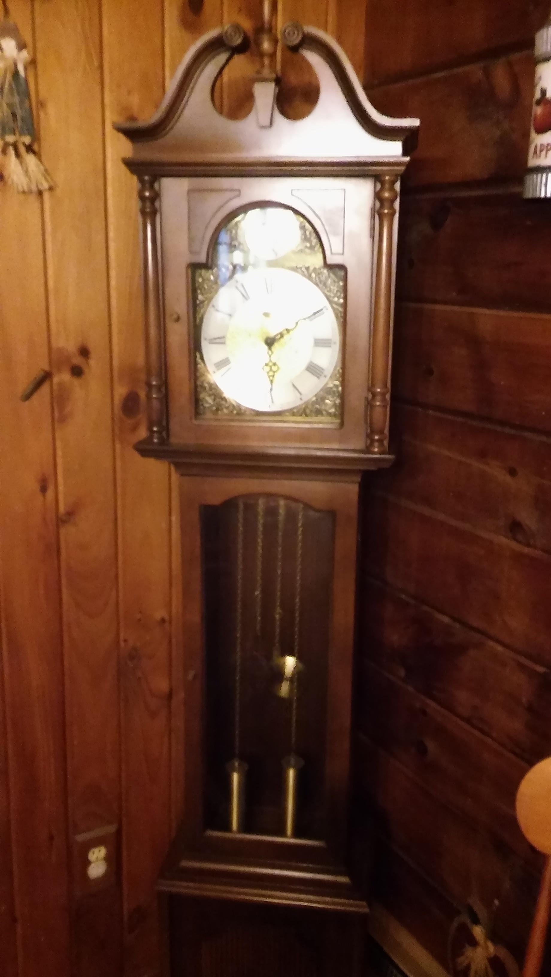Ridgeway Grandmother Clock InstAppraisal