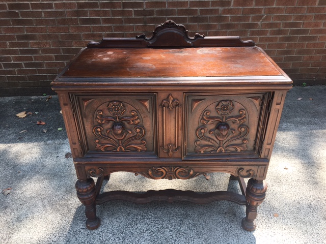 1920s Jacobean Dining Room Suite Value & Appraisal | InstAppraisal