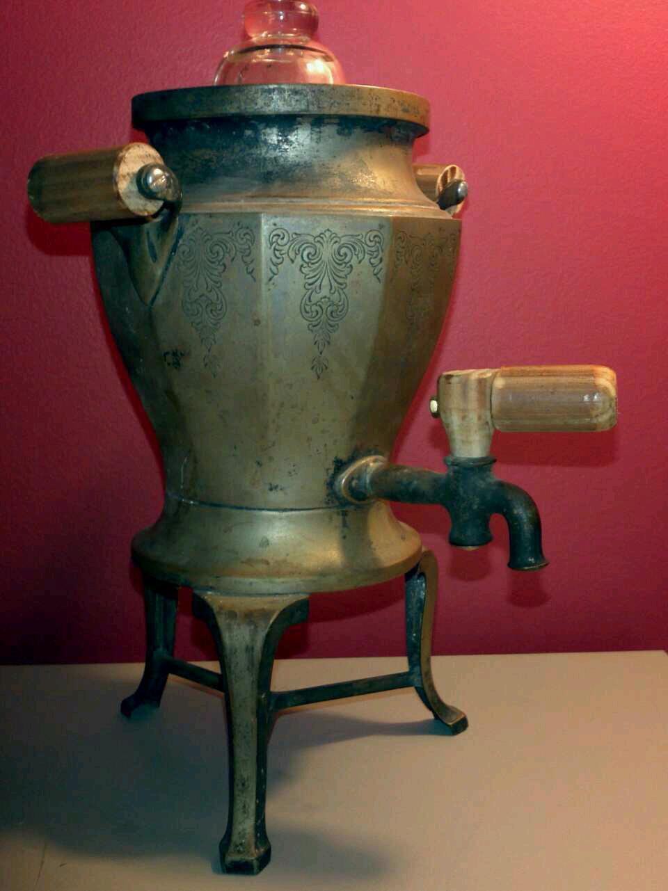 1912 Landers Frary & Clark coffee pot | InstAppraisal