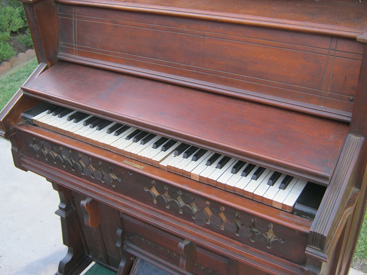 Peloubet & Co., New York Standard Organ w / bellows (1908 ...