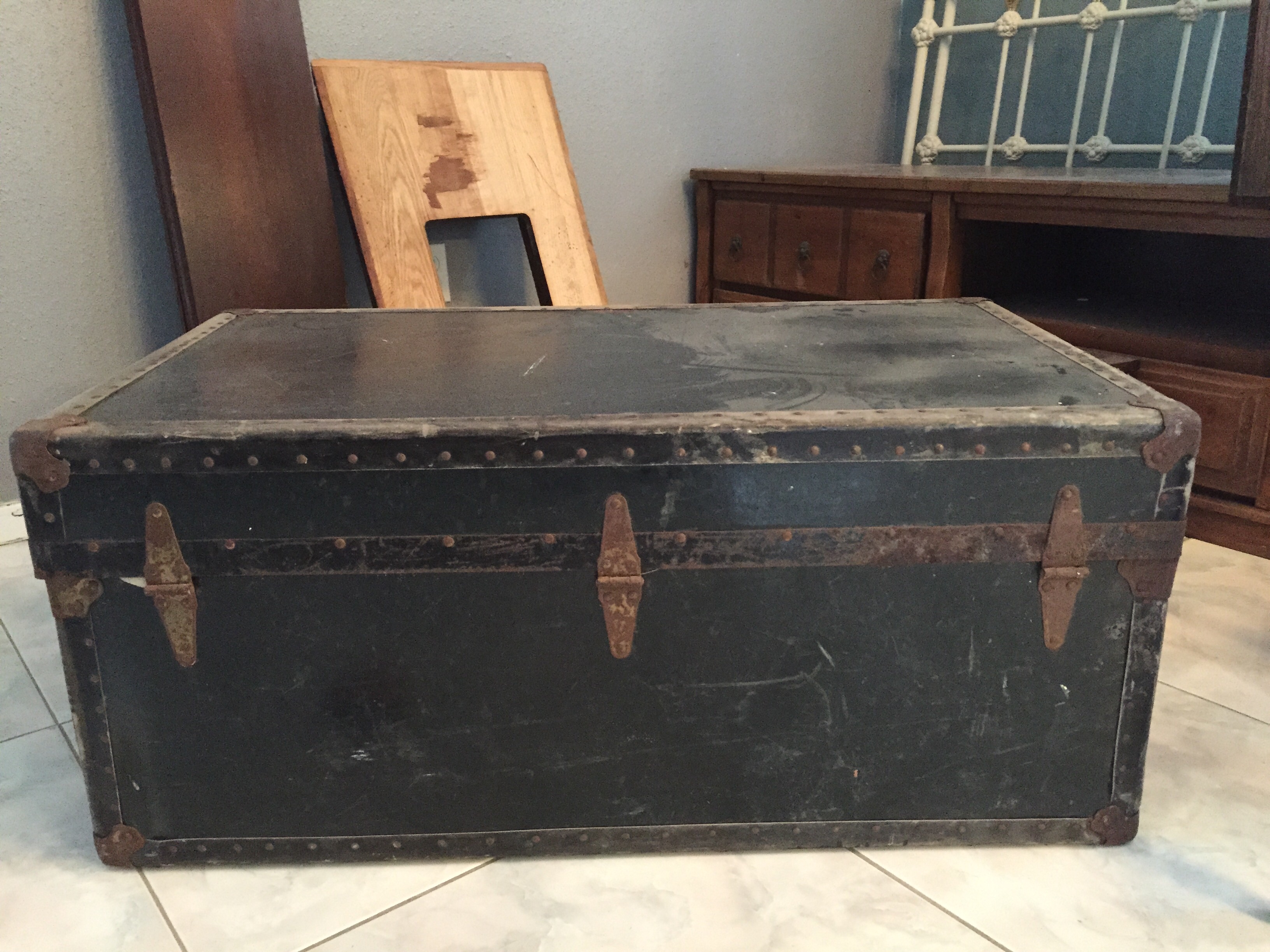 Vulcanized Fibre Trunk by Taylor Corporation — Antiques | InstAppraisal