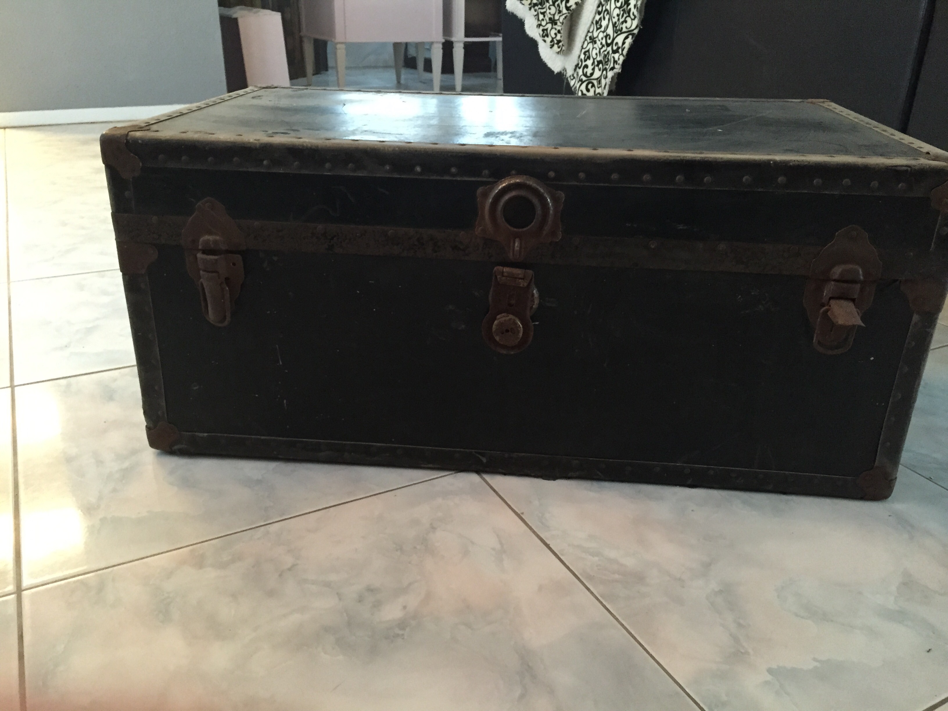Vulcanized Fibre Trunk by Taylor Corporation — Antiques | InstAppraisal