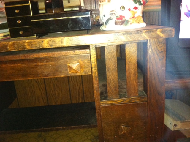 Desk Table - InstAppraisal