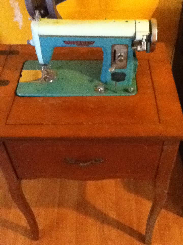 Modernage Sewing Machine Value & Appraisal | InstAppraisal