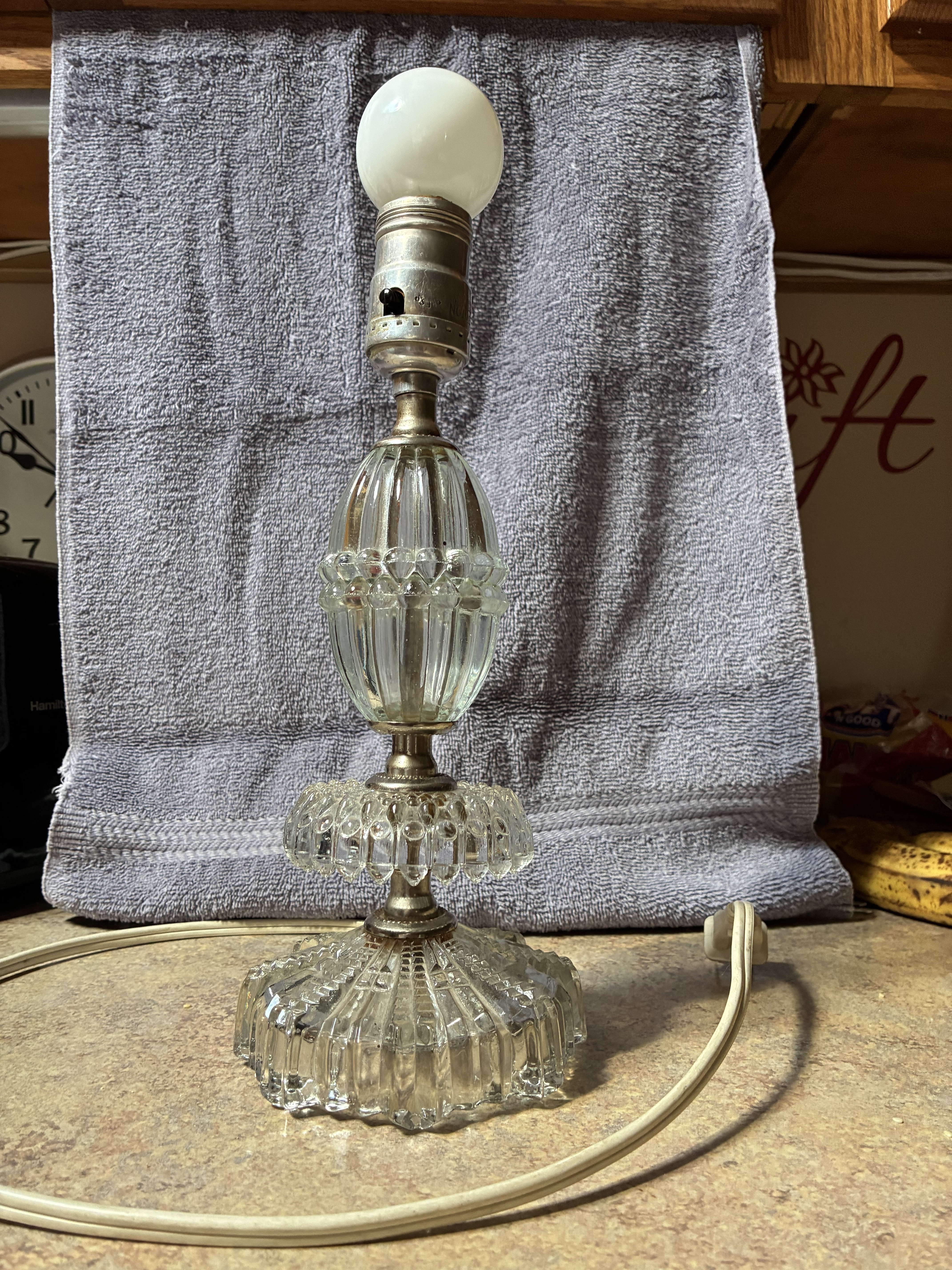 Small glass lamp. Still works (1920-1940) | InstAppraisal