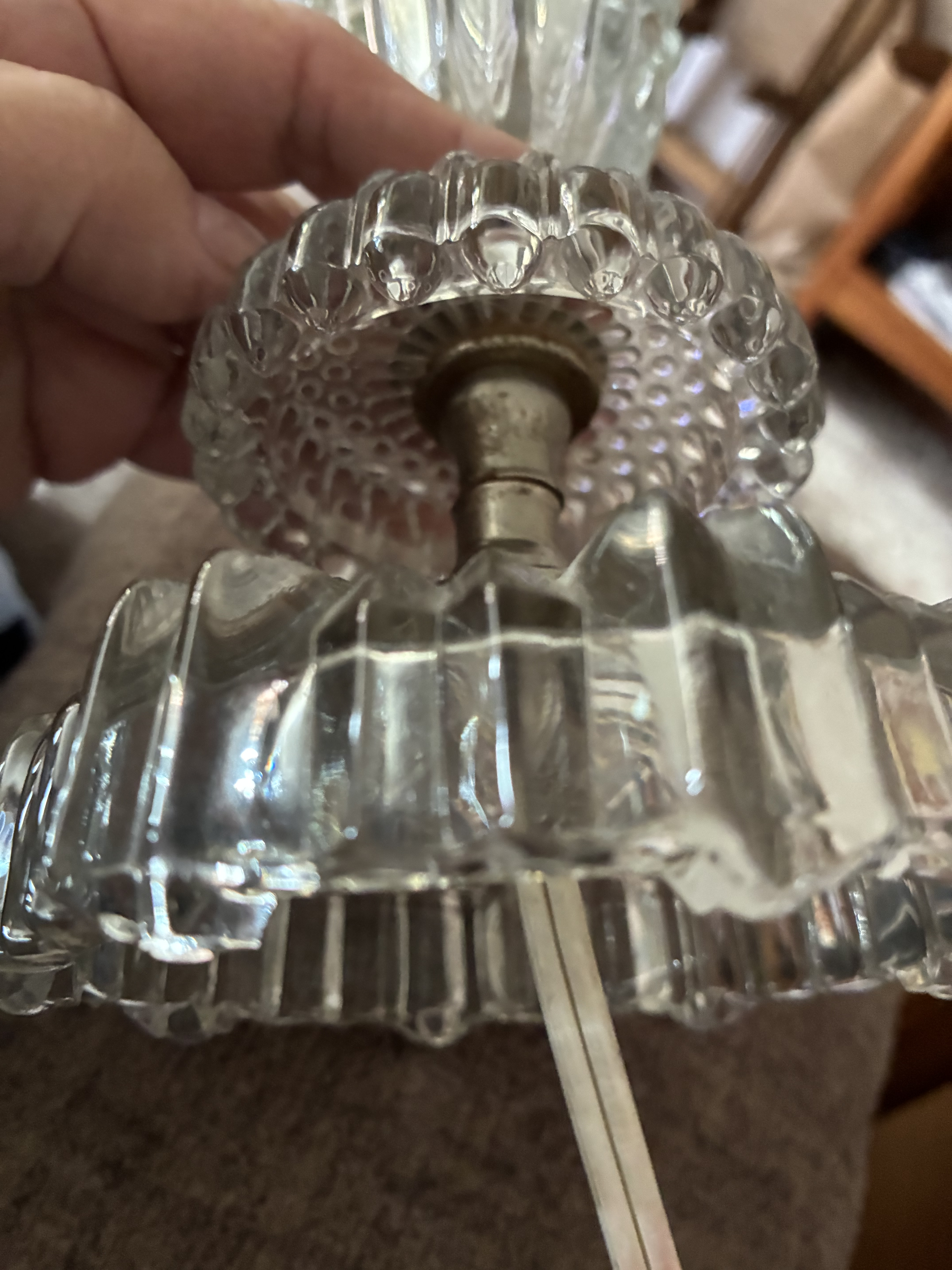 Small glass lamp. Still works (1920-1940) | InstAppraisal