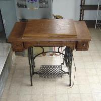 Fold Away Davis Sewing Machine 1900-1929 antique appraisal | InstAppraisal