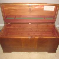 Lane Cedar Hope Chest antique appraisal | InstAppraisal