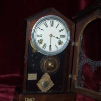 Wm. L. Gilbert Clock Co. "Alamo" mantel clock antique appraisal ...